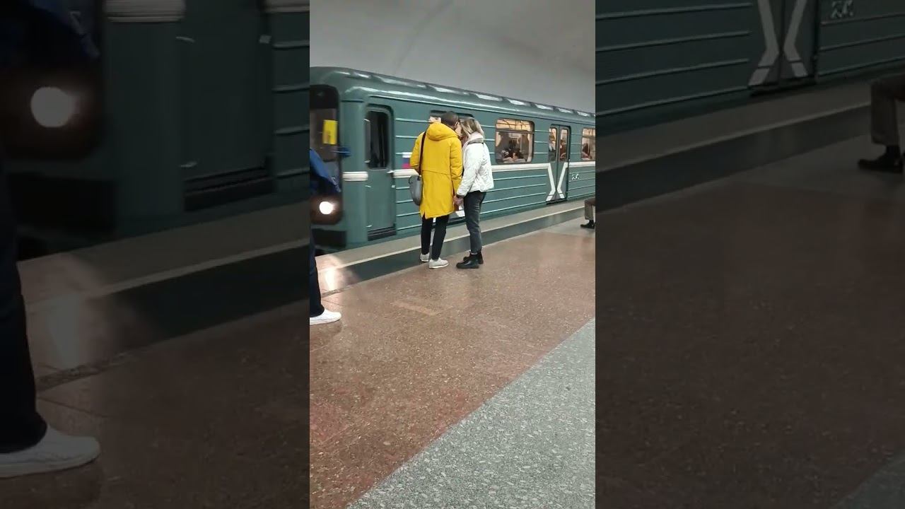 Номерной вагон метро