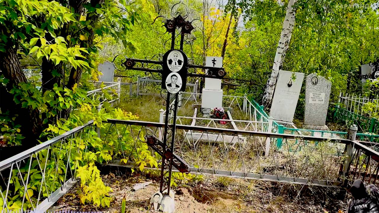 КТО ТО КИДАЕТ КАМНИ НА КЛАДИЩЕ в 6 утра.