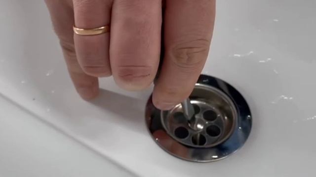 Установка гофрированных сифонов А-3013 и А-7013 на раковину.