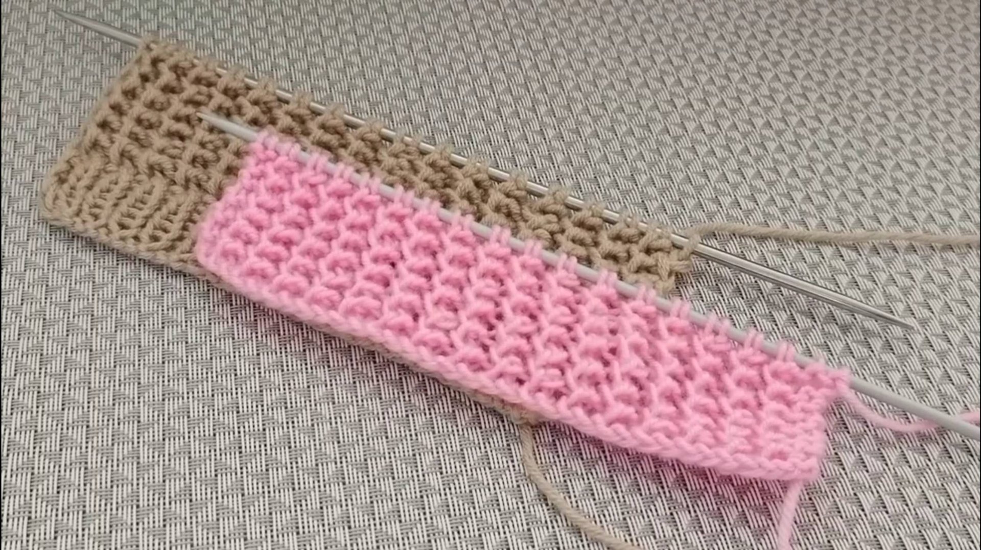 Вяжем спицами, легко, просто, красиво! Только 2 петли и 2 ряда.