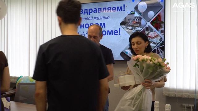 Торжественное вручение ключей семьям в офисе | Май 2025