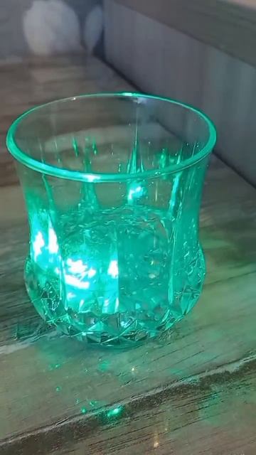 Светящийся стакан