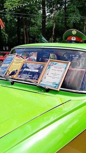 Ретро авто...будто в Союзе побывала..