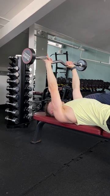 Французский жим лёжа со штангой