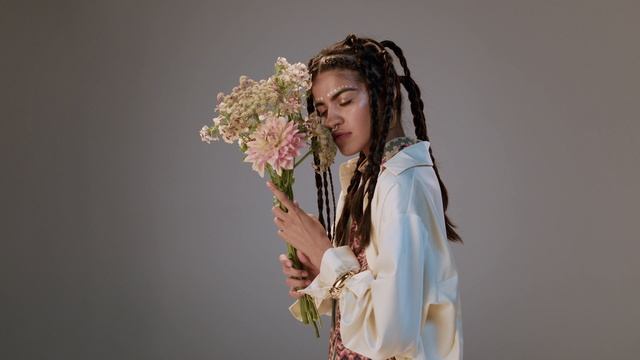 10284339-uhd_4096_2160_25fps