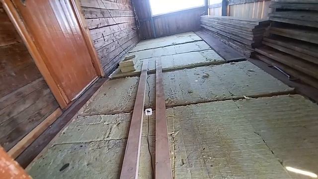 Ремонт холодной веранды заканчиваем утеплять полы часть 6