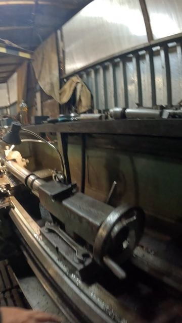 ОТец точит ВАЛ