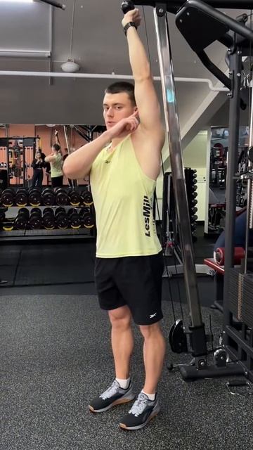 Разгибание руки с нижнего блока