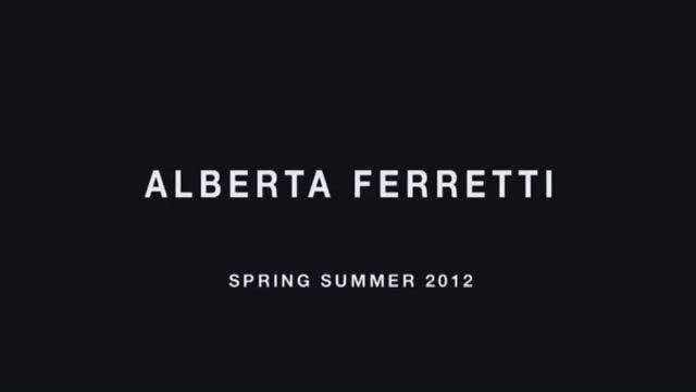 Показ женской коллекции Alberta Ferretti Resort 2012