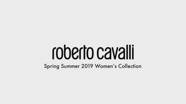 Показ женской коллекции Roberto Cavalli весна-лето 2019