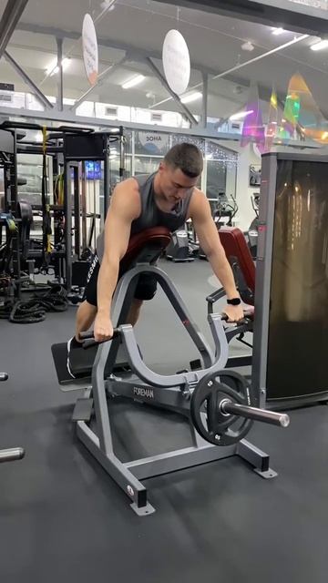 Тяга Т-грифа в тренажере