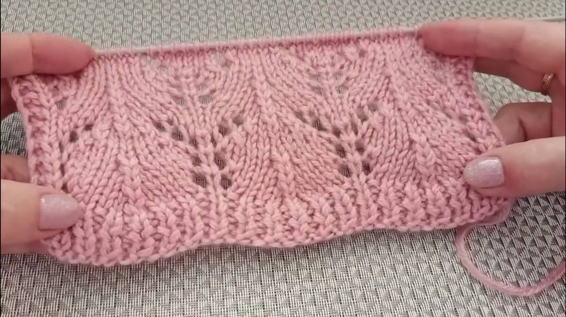 Ажурный узор спицами поворотными и круговыми рядами. Схема узора.