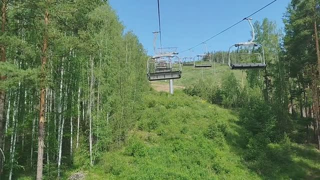 На горнолыжке Урала летом