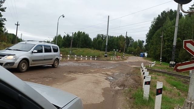 Проезд нерегулируемого железнодорожного переезда на красный мигающий сигнал