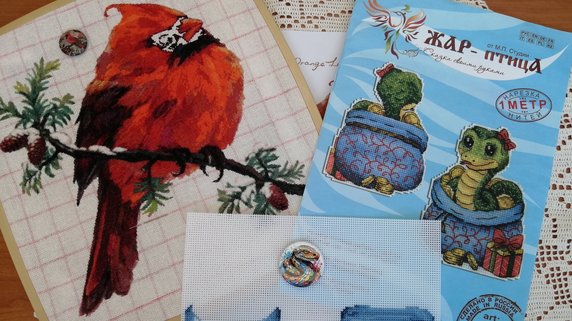 Вышить все 2025: неделя 34 - Красный кардинал (Orange Love, HX-9006)