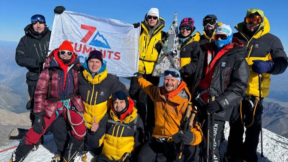 Фрагменты восхождения группы Клуба 7 Вершин «Не Гипсоны»  на вершину Эльбруса