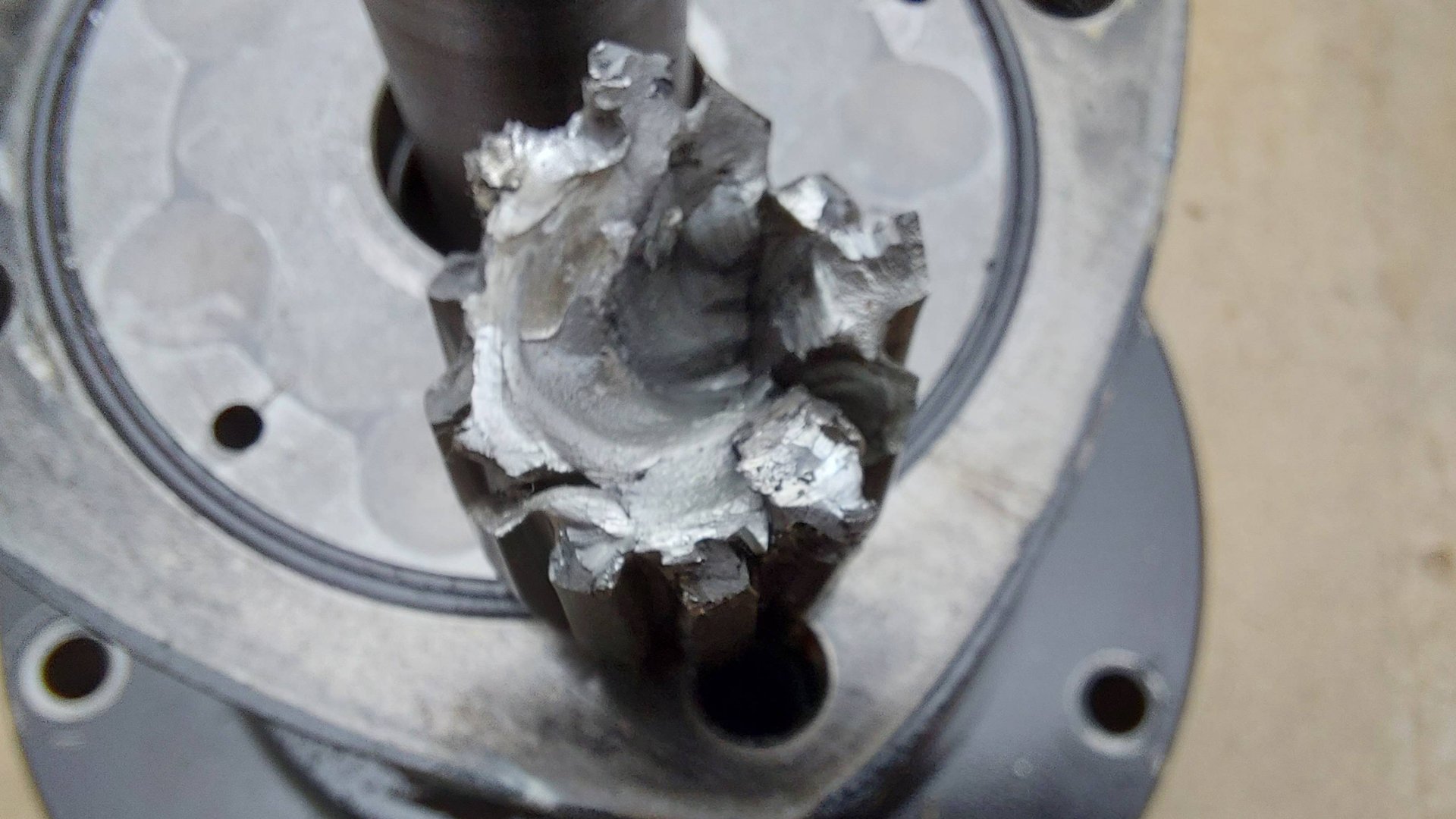 DIGGA 305 ремонт гидромотора 604-6017-15