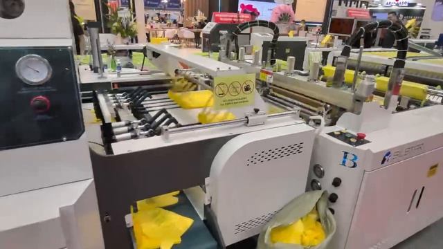 Автоматический станок для производства пакетов "майка" GBRF-450x2 (видео 1)