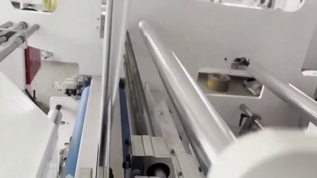 Станок для производства пакетов с вырубной усиленной ручкой (ВУР) ZXB-800P (видео 2)