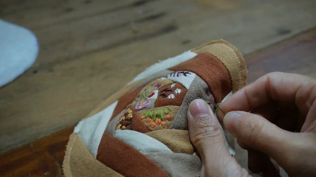 Магия из лоскутков! Волшебные подставки с вышивкой за один вечер