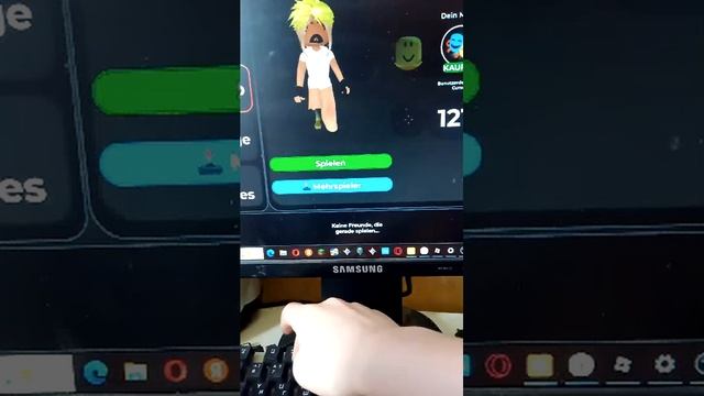 йоушки учусь играть в мм 2!:)