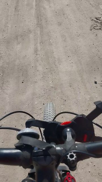 В моём селе, не дорога, а испытательный полигон :)