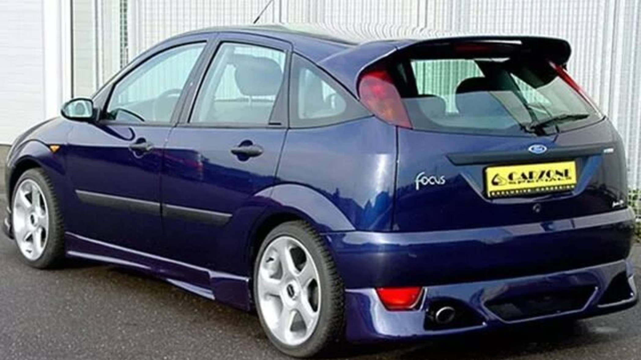 купил легендарный автомобиль. для каких целей???