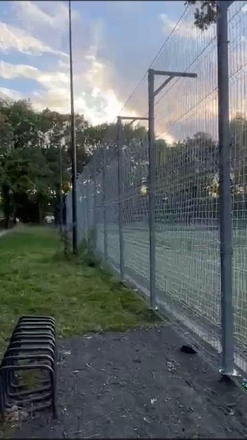 г.Москва заповедник Кусково. Ремонт спортивной площадки.