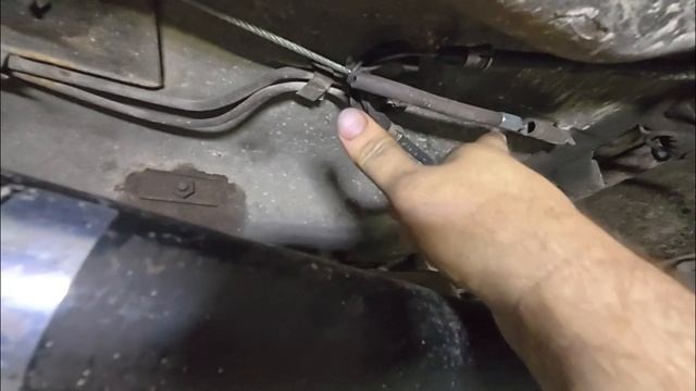 Трос ручника на Ниве установлен виртуозно