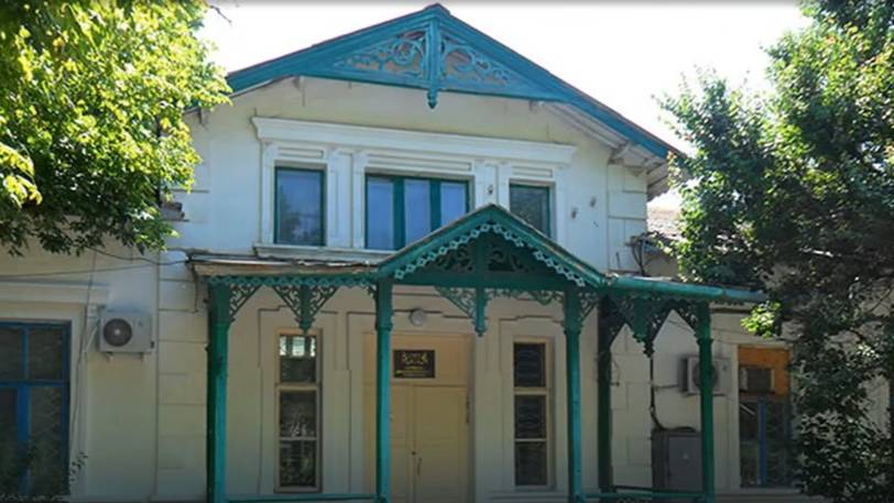 Старый парк _Курортный_. Город Саки 2019