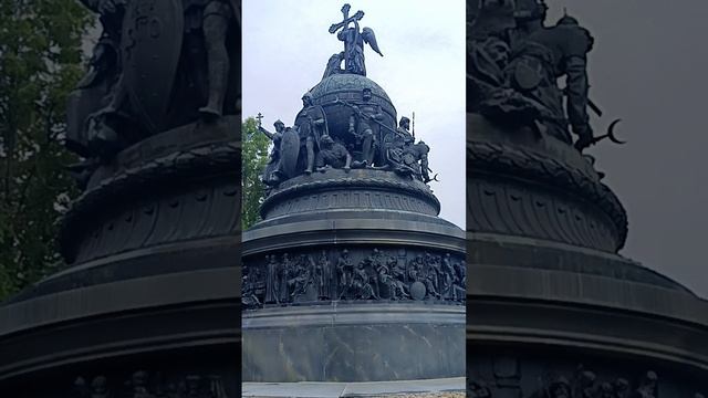 Памятник в честь 1000-летия Руси