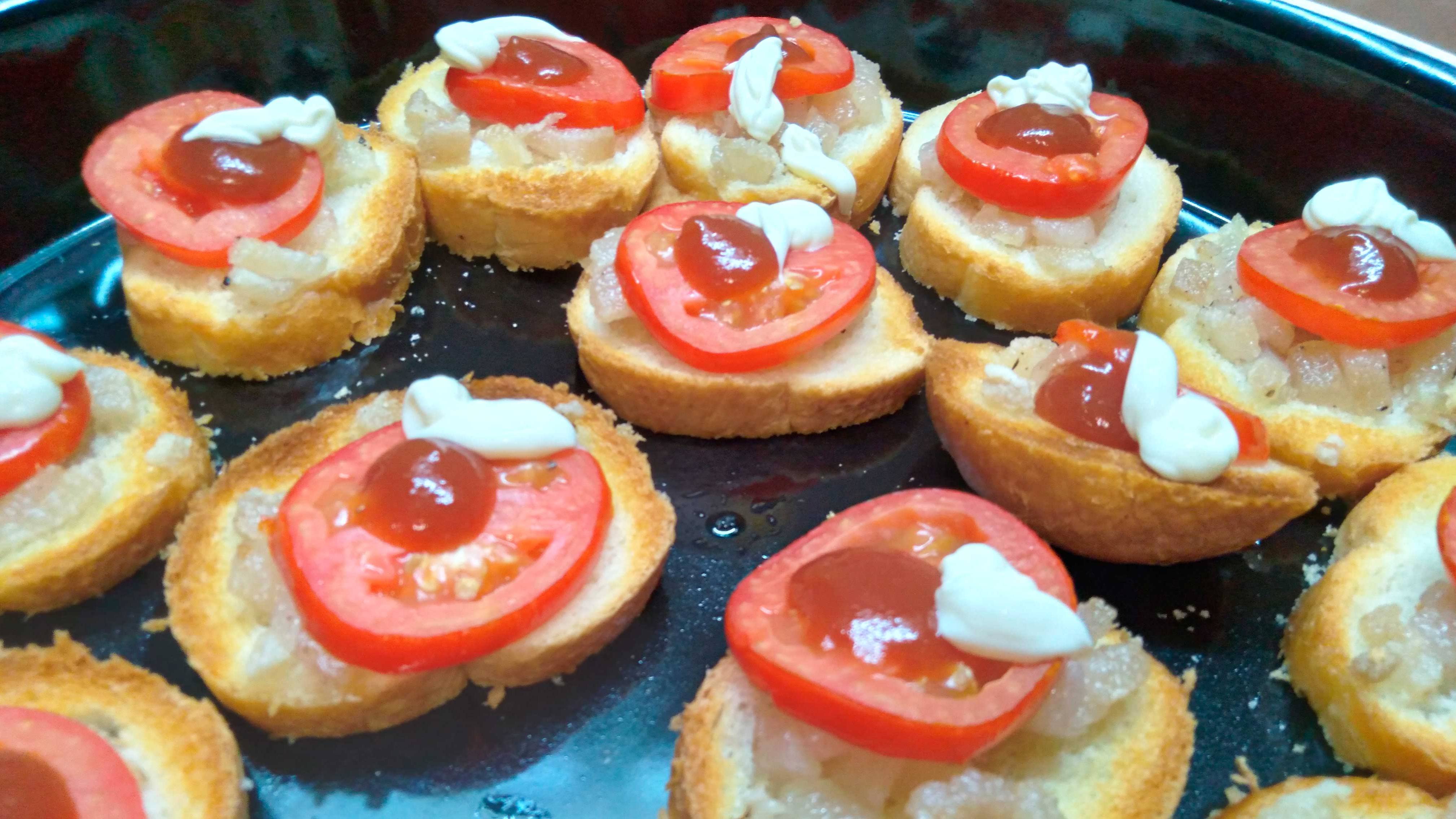 Горячие бутерброды с салом в духовке за 5 минут