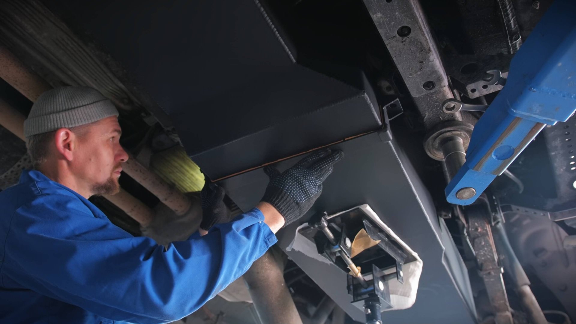 Установка бака топливного алюминиевого 180 л BMS Тойота Тундра 2007-2016