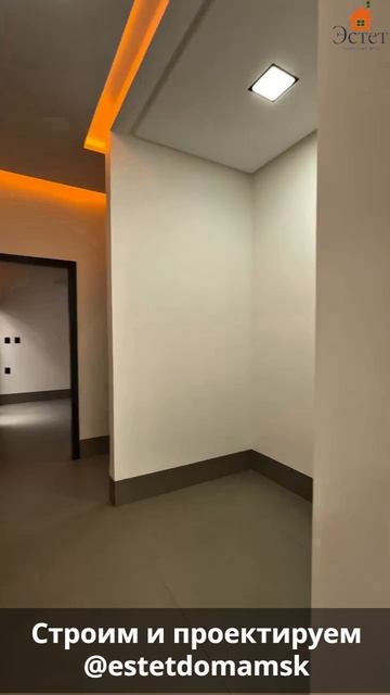 Эстетичный хай-тек дом с бассейном