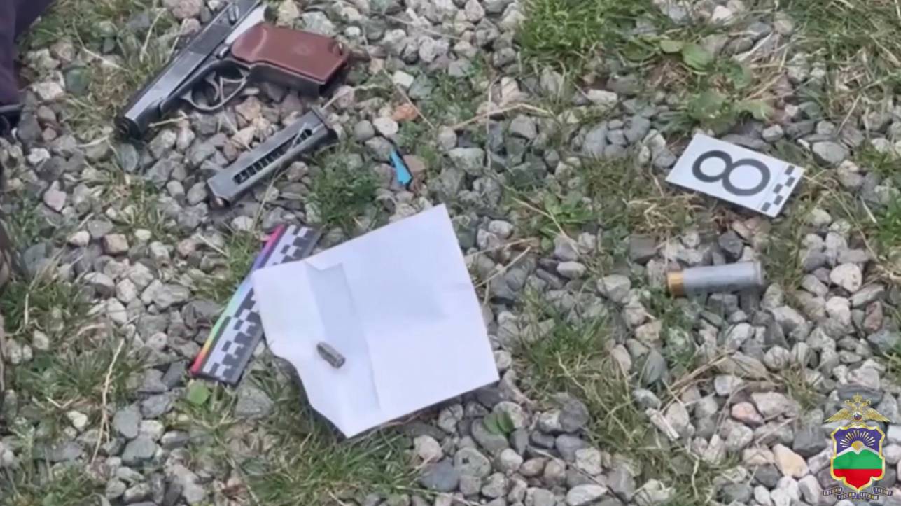 Полиция КЧР передала подозреваемого в незаконном обороте оружия и убийстве в следственные органы