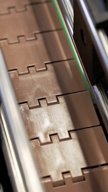 ЭТИКЕТИРОВОЧНЫЙ АВТОМАТ ЭМ-6 _ Нанесение 2-х самоклеящихся этикеток _ Производительность 6000 эт_час