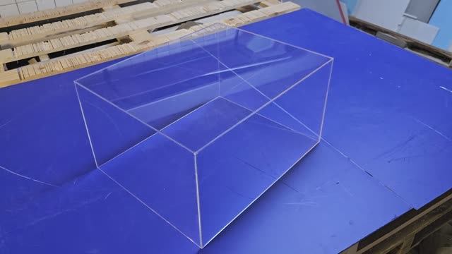 Акриловые короба от производителя.