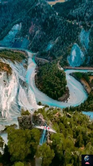 Огромное ущелье Руйнольта, глубина склонов которого достигает 400 метров