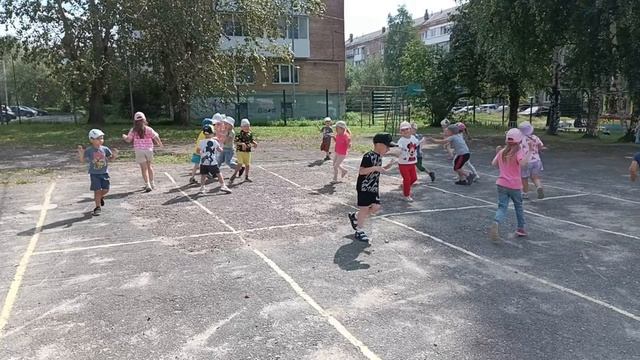 Наше музыкальное лето (музыкальный руководитель Макарычева О.Н.)