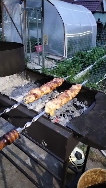 Шашлык из филе куриного бедра.