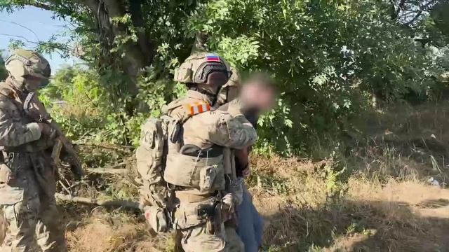 ФСБ задержала азербайджанца, готовившего теракты по указанию украинских кураторов