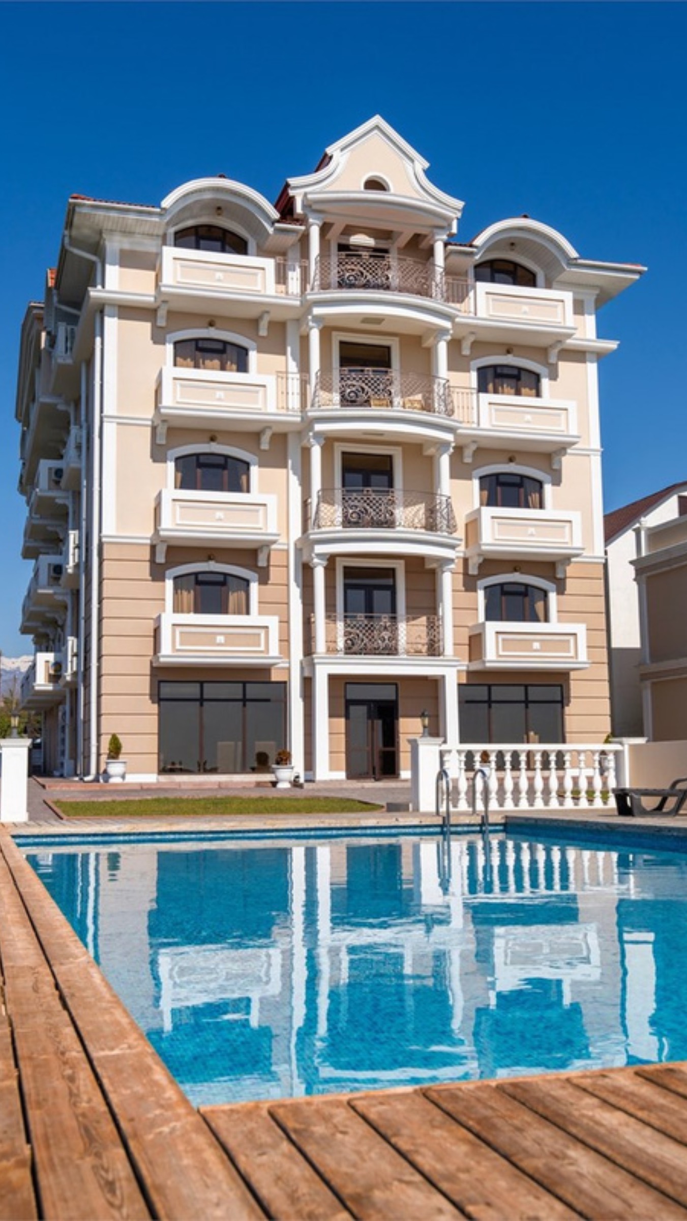 Грейс Фаорс, Гудаута Абхазия