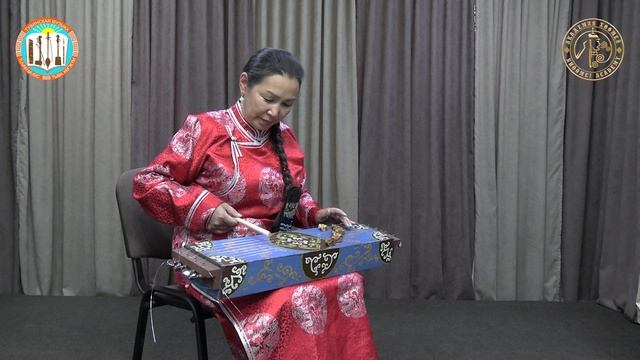 Бистин Тыва-чадаган семьи А.В.Ондар. Исп.: А.В.Ондар. Медиатека МФТ, МАХ.