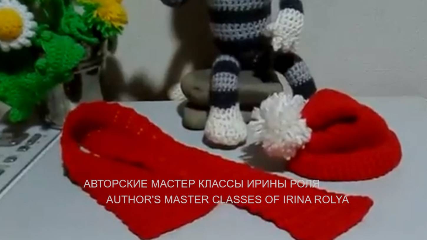 Шапочка и шарфик. Cap and scarf.  Amigurumi. Crochet.  Вязать игрушки, амигуруми.