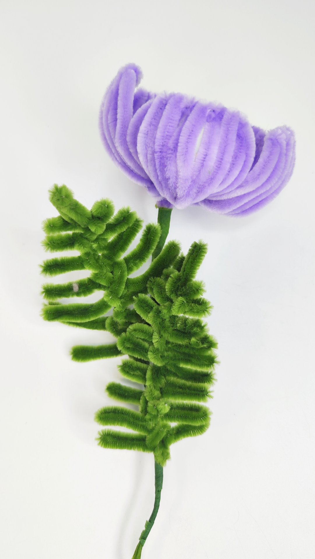 Как сделать пушистый лист из синели DIY✨ #синельнаяпроволока #поделкисвоимируками #осенниеподелки