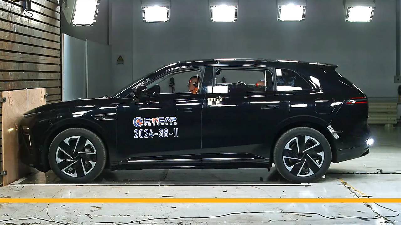 Краш-тест нового Exlantix ET от C-NCAP на CarMaps.Ru