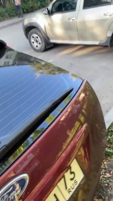 Владелец Ford показал свой базовый набор запчастей в багажнике для спокойной езды