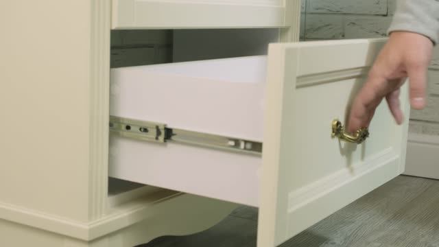 ЭЛЛИНА - 65 в цвете слоновая кость - комплект мебели для ванной комнаты, бренд ValenHouse