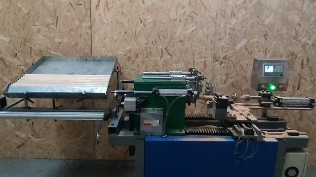 токарный станок с ЧПУ по дереву с автоподачей заготовок(токарный автомат).