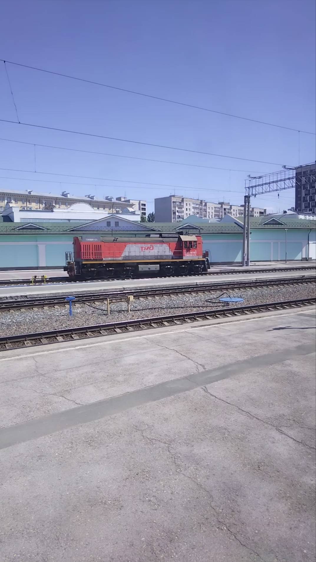 ТЭМ18ДМ-474 проследует к фирменному поезду №126Е "Обь" Тюмень-Новосибирск